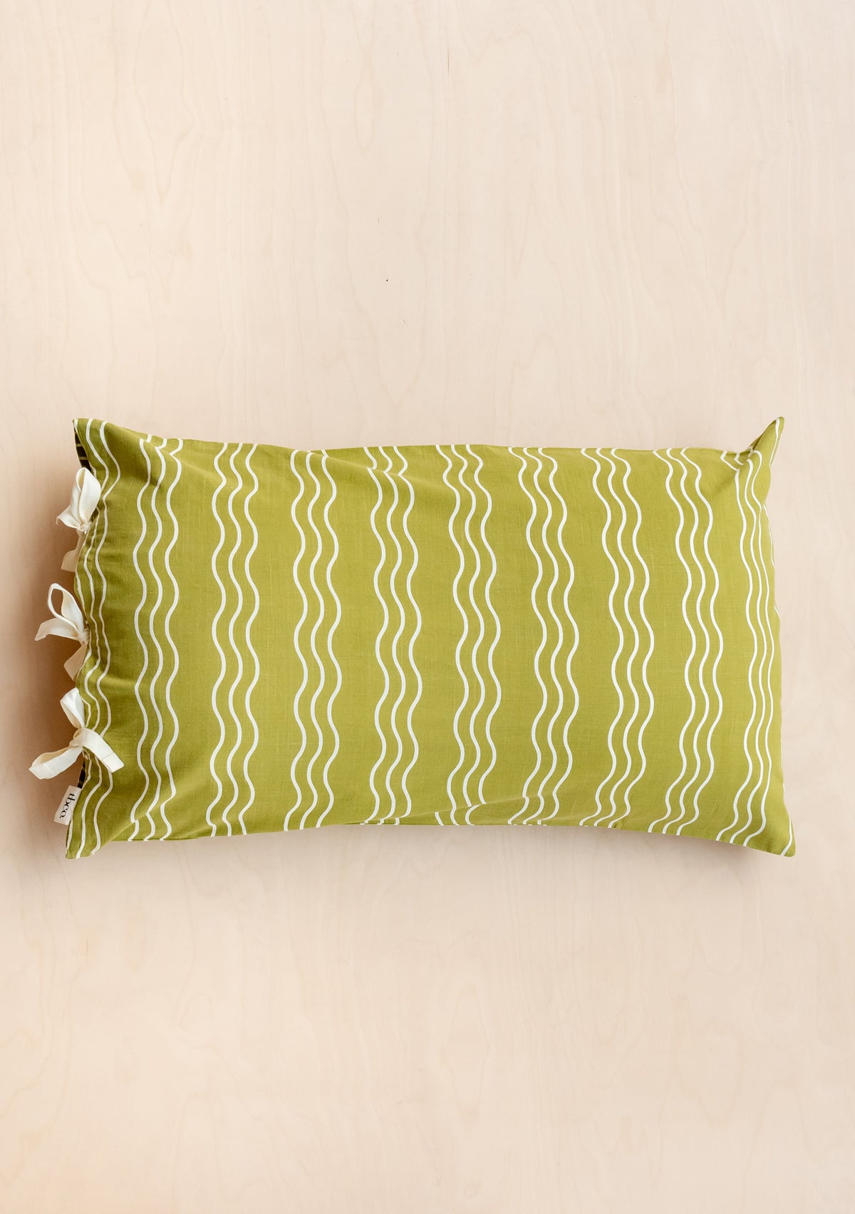 Pair of Cotton Pillowcases in Olive Wave – TBCo