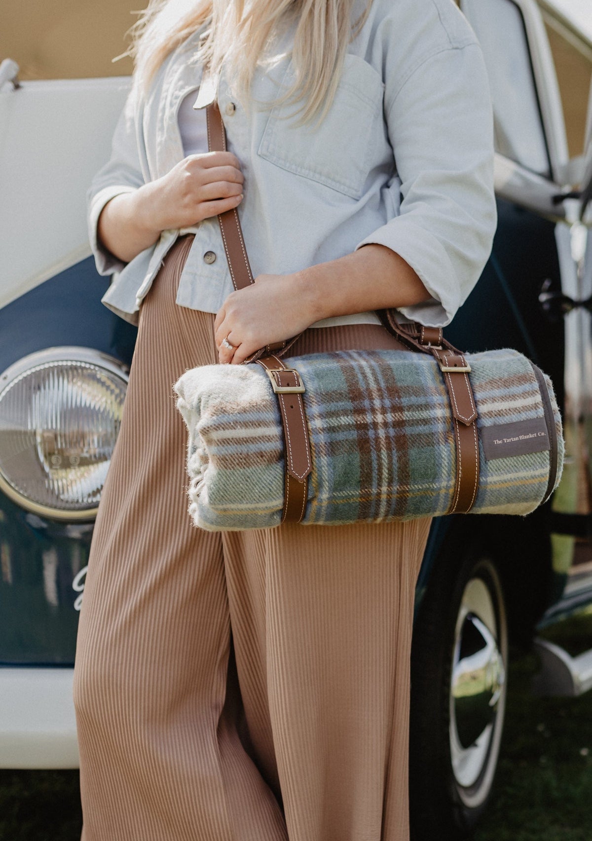 Leather Picnic Carrier with Shoulder Strap – TBCo
